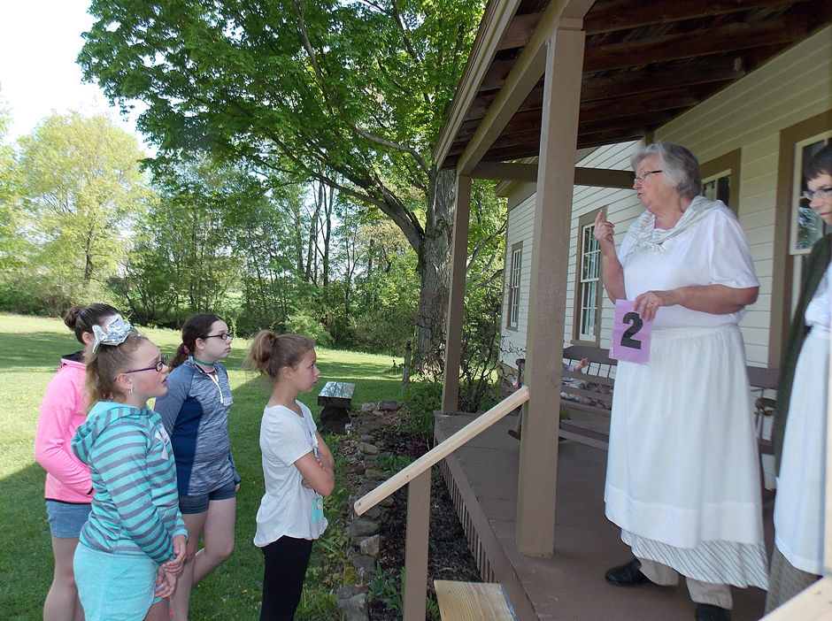 Historic Crook Farm welcomes modern-day students - The Bradford Era