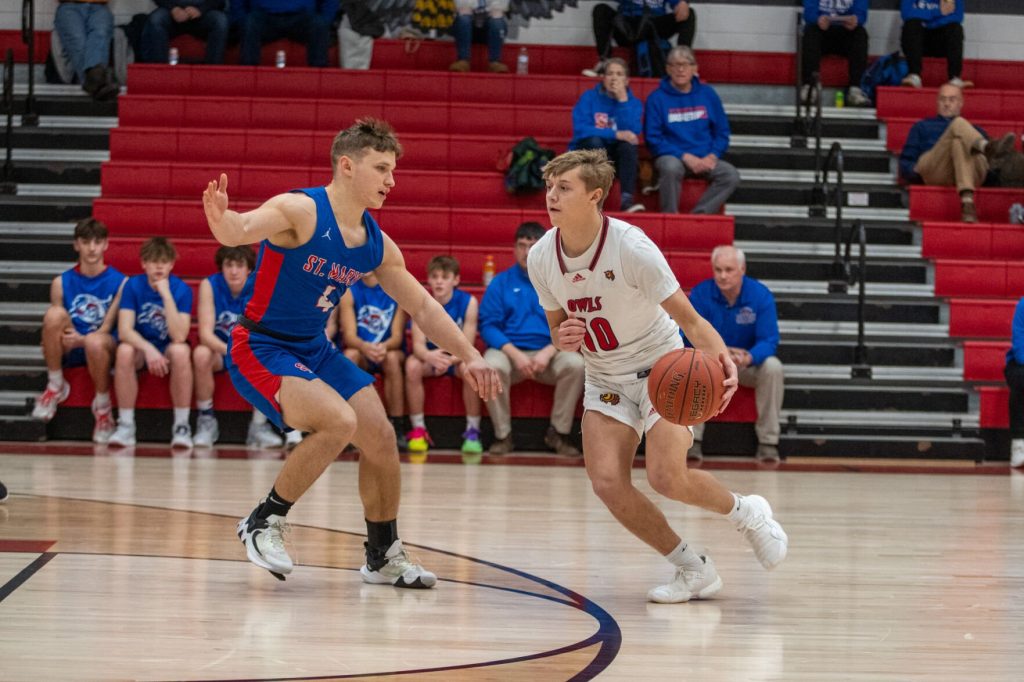 HS BASKETBALL: Franz, Owls dominate Dutch with barrage long-range shots ...