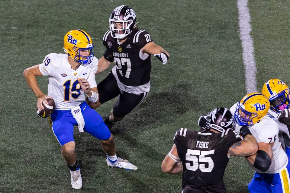 Pitt's Nate Yarnell, Eli Holstein still competing for starting ...