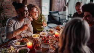 ¿Siente FOMO por las fiestas de fin de año? Siete formas de mantenerse ...
