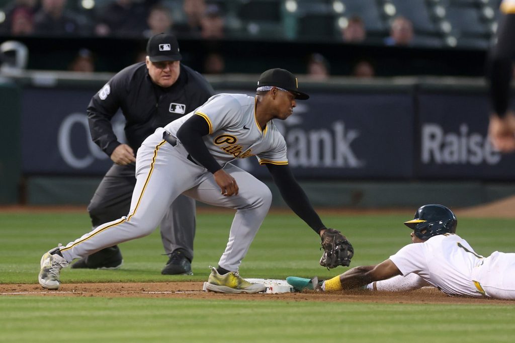 Pirates 3B Ke'Bryan Hayes is nearly pain-free after chronic back issues ...