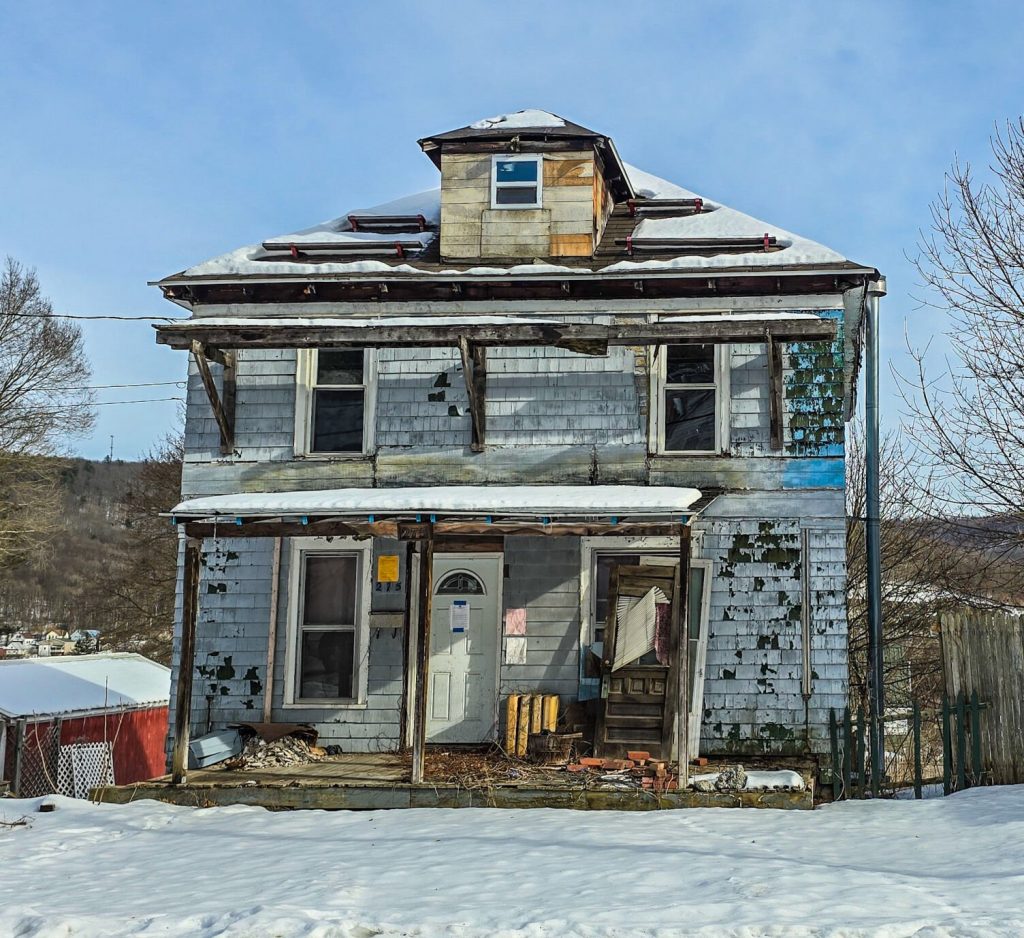 BOH approves work on blighted house - The Bradford Era