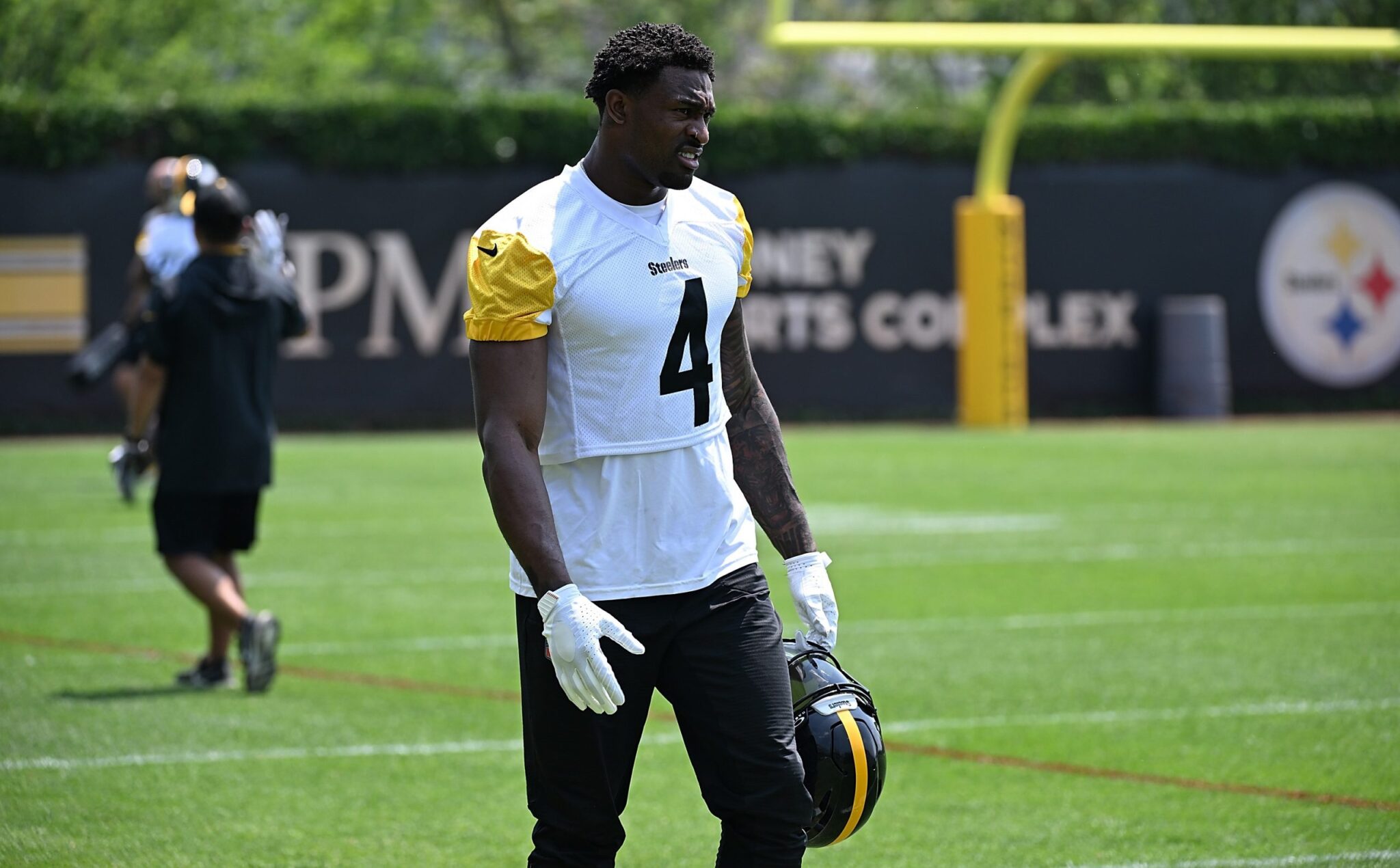 Steelers' DK Metcalf excited to grow alongside Aaron Rodgers' 'cerebral' approach - The Bradford Era