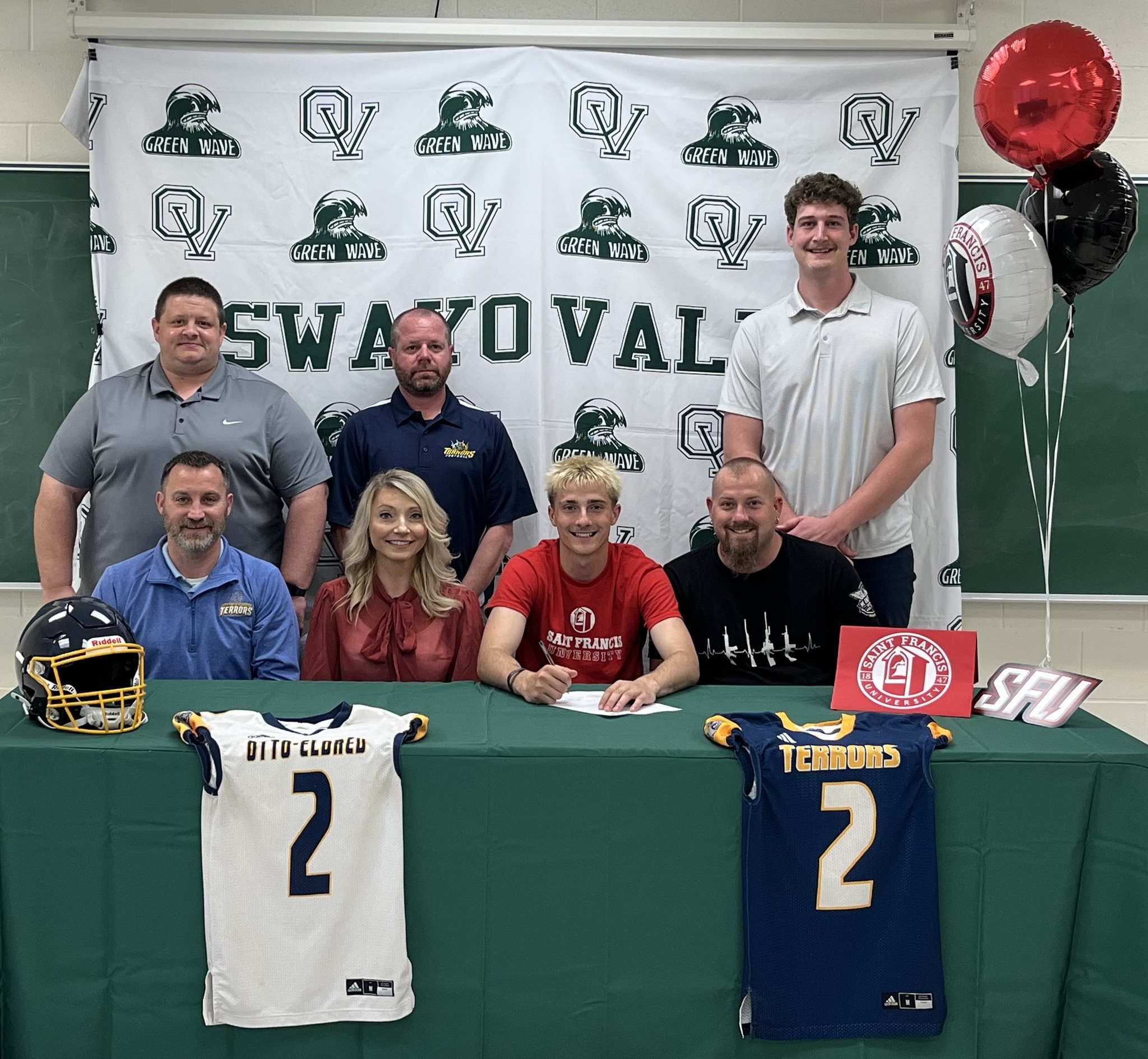 Welch signs for St. Francis to play football - The Bradford Era